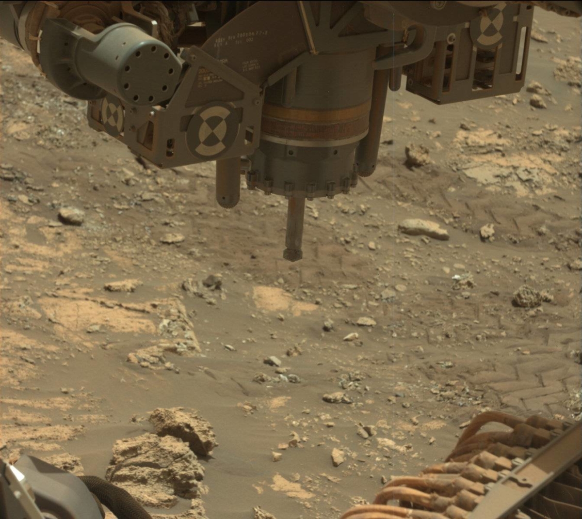 Curiosity Mars Rover: Dealing with Newly Drilled Sample
