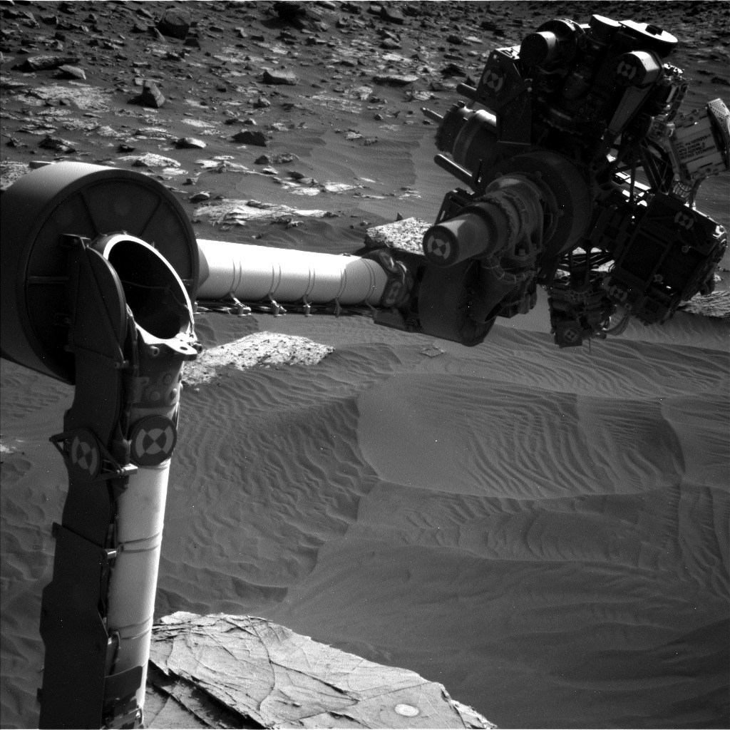 Curiosity Mars Rover: New Scenic Images