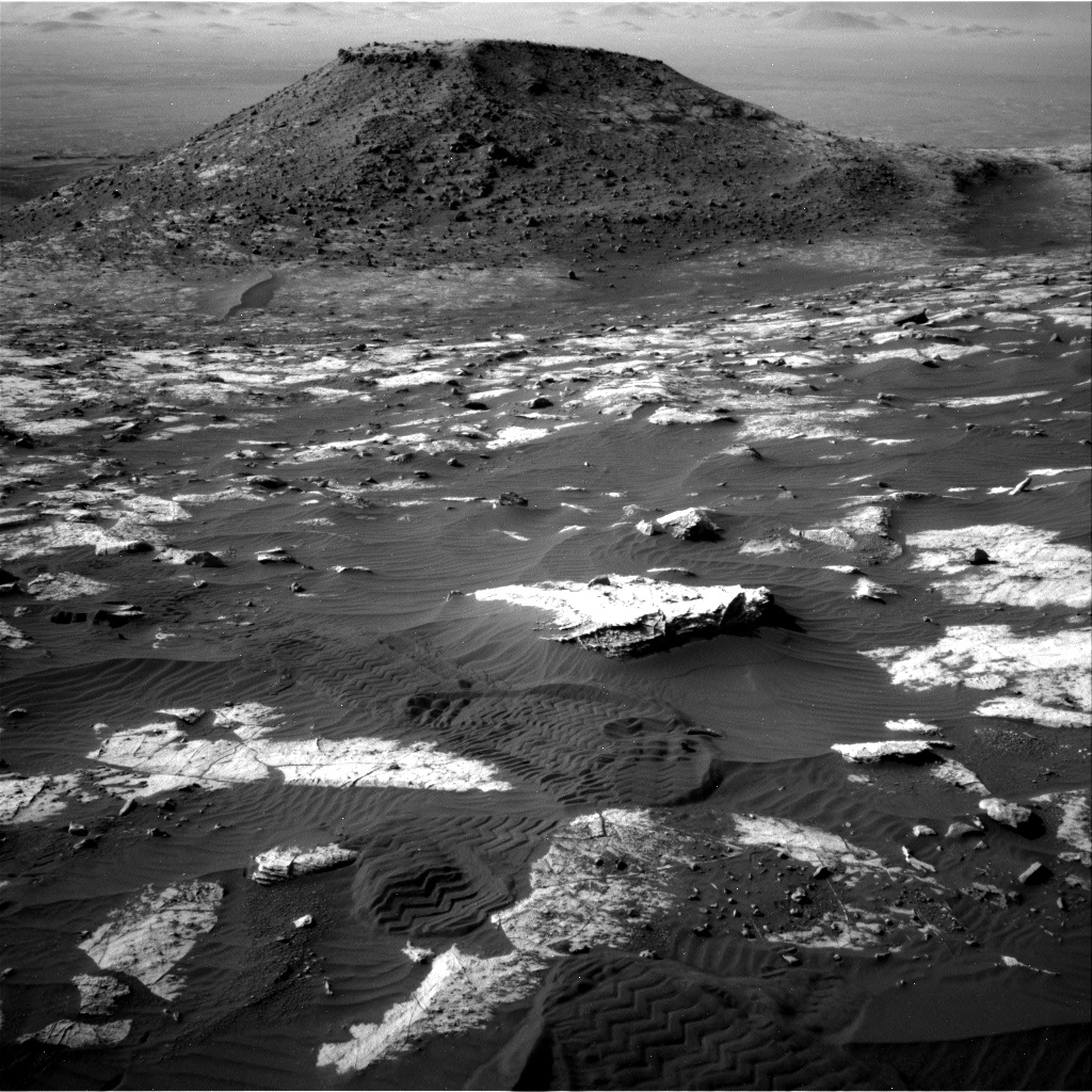 Curiosity Mars Rover: New Scenic Images