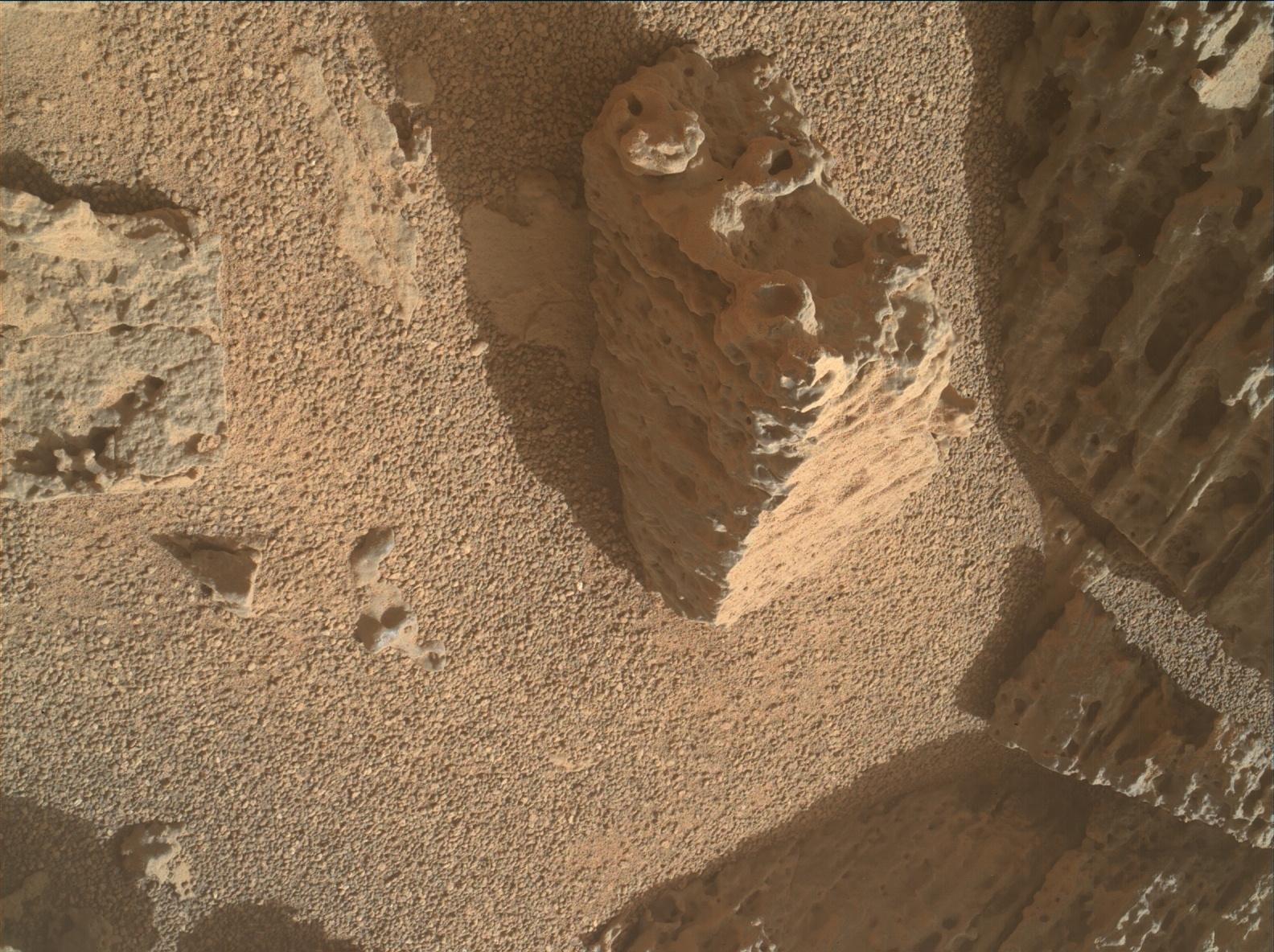 Curiosity Mars Rover at 18 Miles+: Scenic Sites